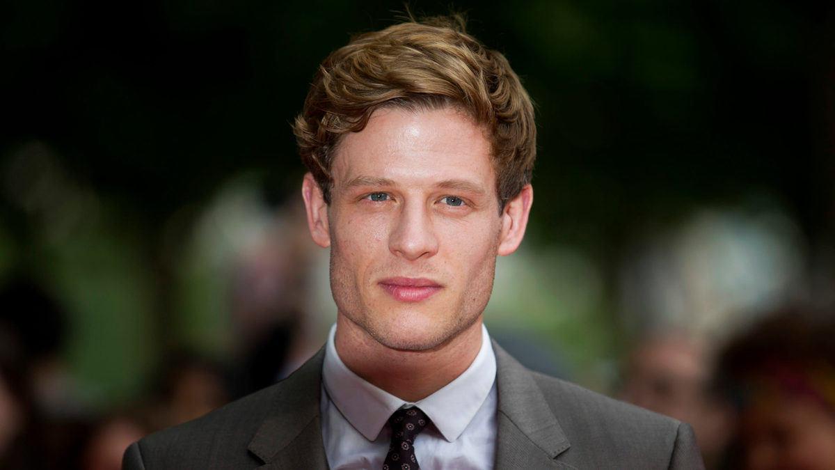 Napi tizenötször szúrja magát James Norton - Metropol