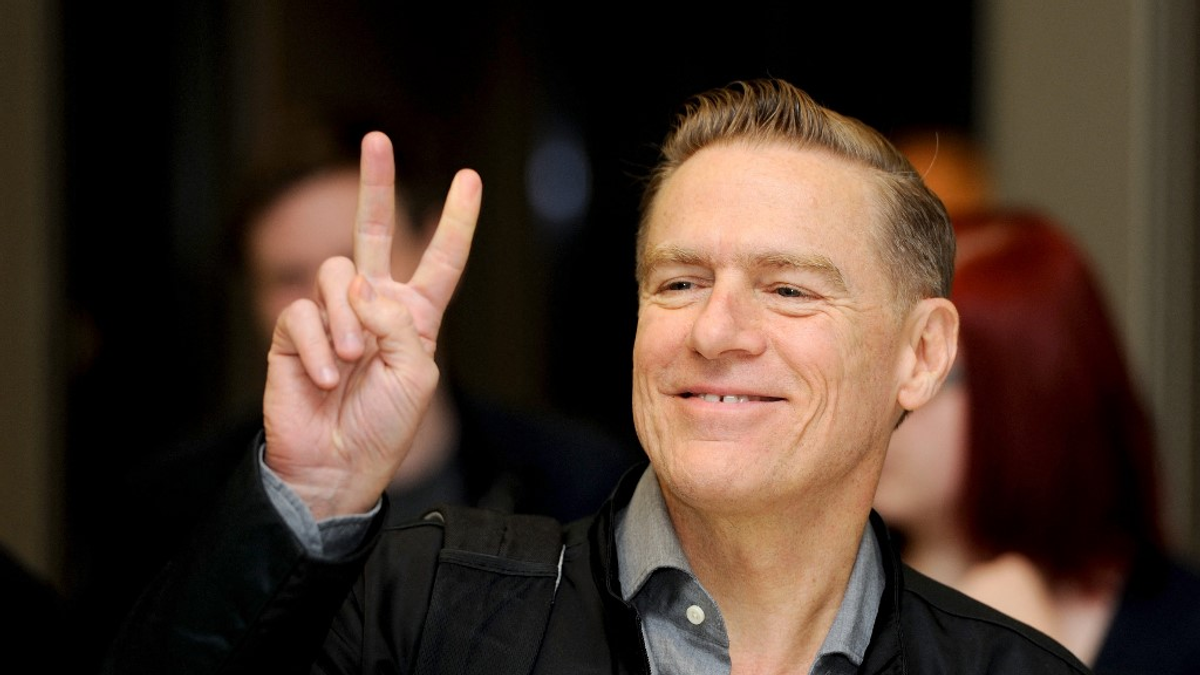 Bryan Adams kórházba került, egy hónapon belül kétszer is covidos lett ...