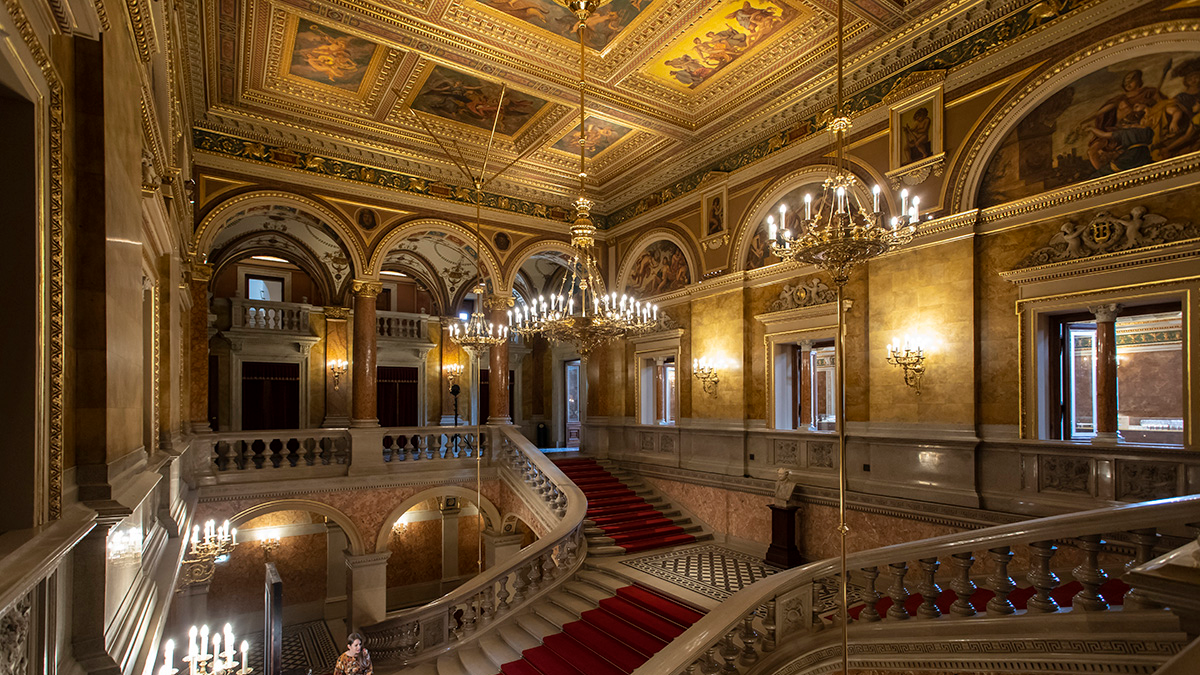 Ingyenes Operalátogatás, közmeghallgatás