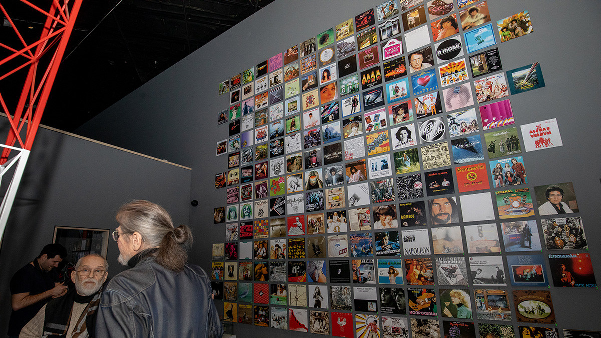 Ezek a dalok a maguk idejében reményt adtak: a popzene hőskorát mutatja ...