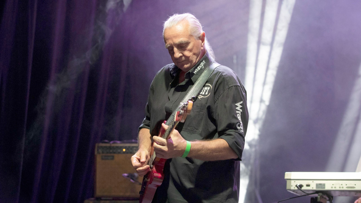 Beleszeretett a világhírű jazz-zenész Tátrai Tibor gitárjába