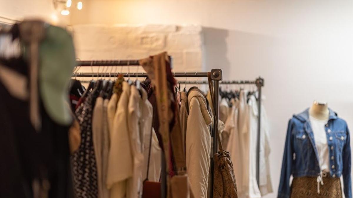 Klasszikus ruhacsere - odafigyeléssel is lehetnek új ruháid! - Metropol