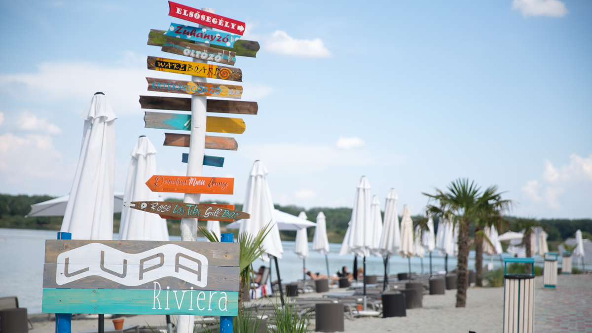 Gyerekprogramok és éjszakai csobbanás a Lupán