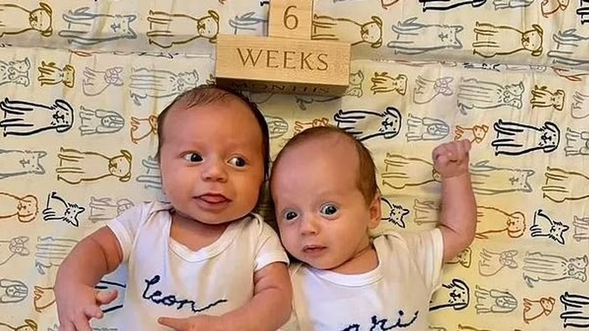 „Kiesett a babahintából” – Meghalt egy 6 hetes baba, ikertestvére ...