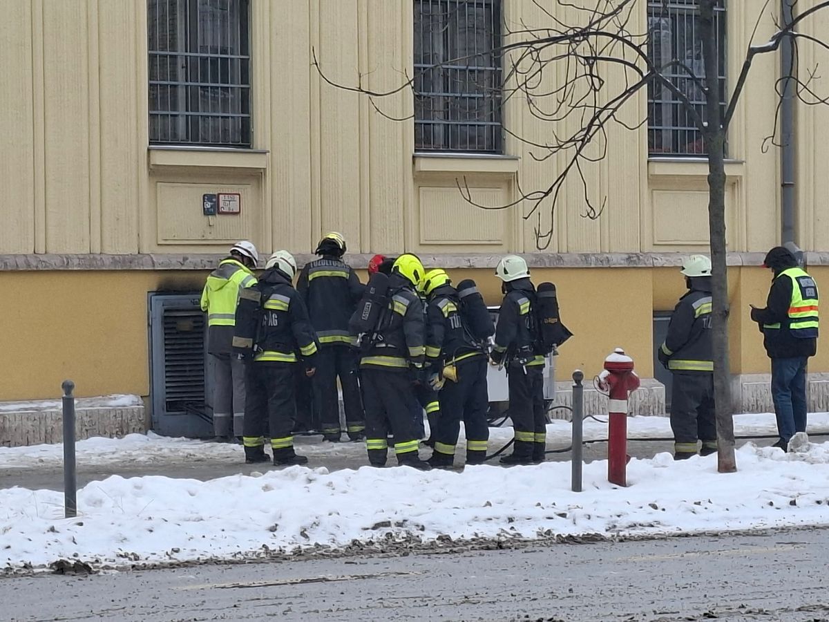 Tűzoltók lepték el a Baross utcát: kiderítettük mi történt